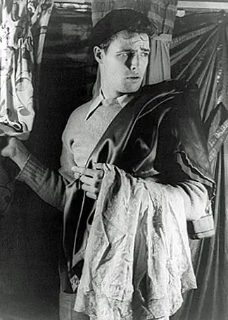 Этот день в истории: 3 декабря - Desirous Streetcars