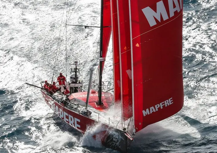 Красно-белая победа на Рождество: Mapfre закрывает мешок